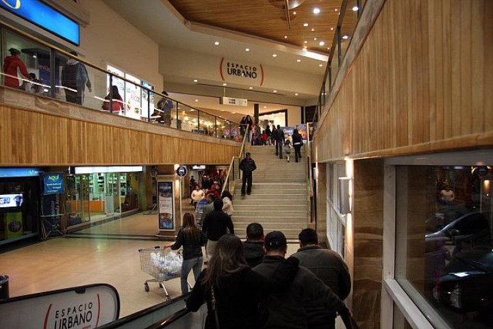 Detienen a sujeto que hurtó celular en el mall de Punta Arenas ...