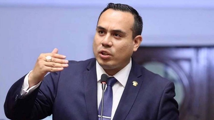 Los primeros pasos y gestos del nuevo Presidente de Perú | ELPINGUINO.COM