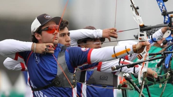Equipo de Tiro con arco curvo logró medalla de plata y completó ...