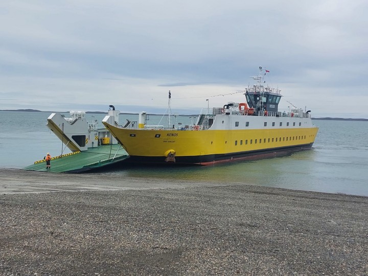 Autoridades inauguran moderno ferry para cruce Bahía Azul | ELPINGUINO.COM