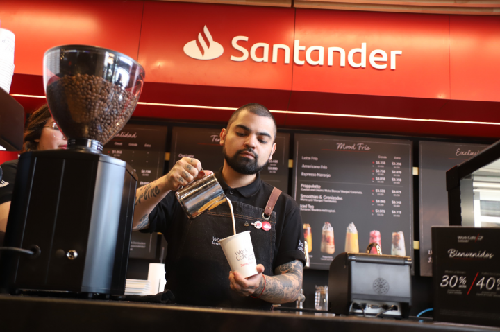 Santander inauguró en Zona Franca su tercer Work Café | ELPINGUINO.COM