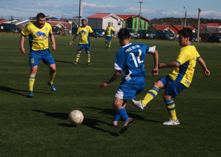 Con partidos en la serie de honor y menores continúa el fútbol en la ...