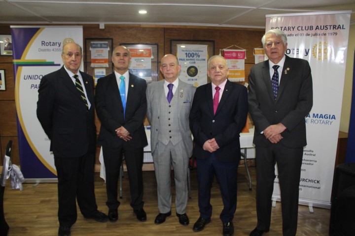 Rotary Club Austral renueva su directiva en emotiva ceremonia de cambio ...