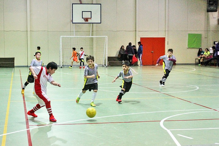 Doce partidos se jugaron en el futsal infantil | ELPINGUINO.COM