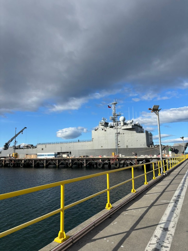 Buque Sargento Aldea recala en Punta Arenas para iniciar obras del ...