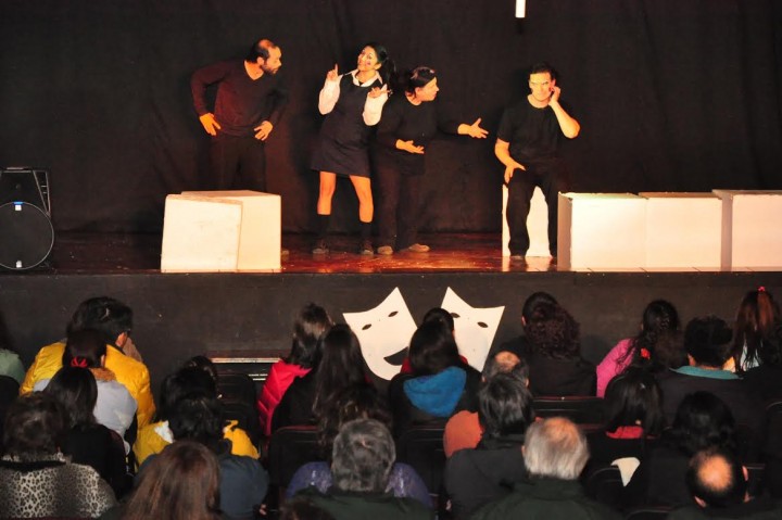 Con éxito culminaron funciones de la comedia teatral “Si Gas para Chile ... Con éxito culminaron funciones de la comedia teatral “Si Gas para Chile ...
