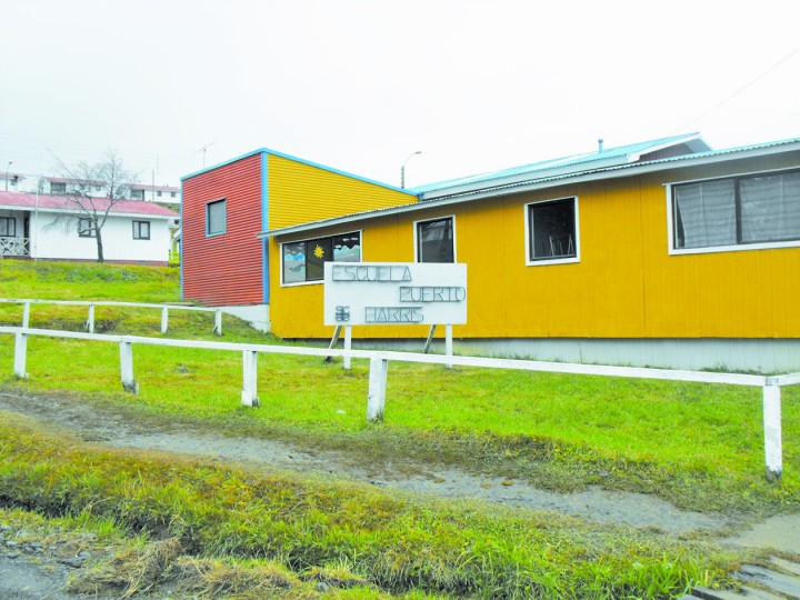 Escuela de Puerto Harris retornó a clases | ELPINGUINO.COM