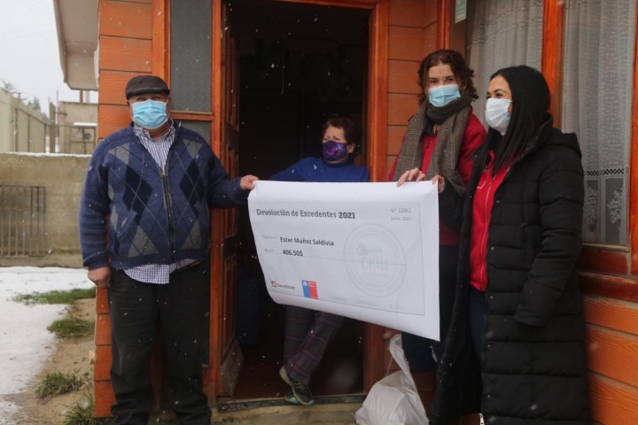 Familias recibieron cheque de Chile Propietario | ELPINGUINO.COM