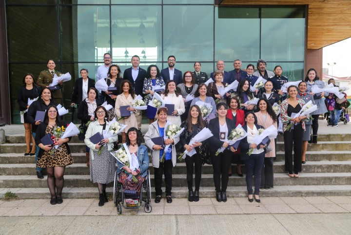Homenajean a 29 mujeres destacadas de Punta Arenas | ELPINGUINO.COM