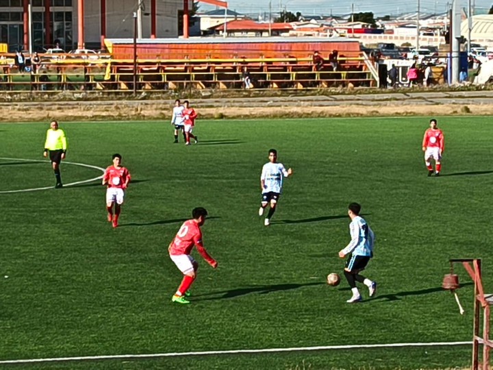 Chile y Magallanes empataron y Cosal sigue puntero en el fútbol de la ...