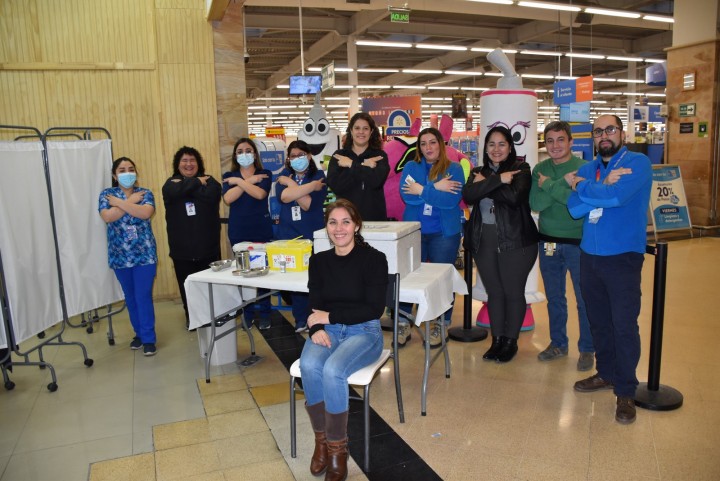 “Vacúnate con la Dupla” inauguró nuevo punto en Mall Espacio Urbano ...